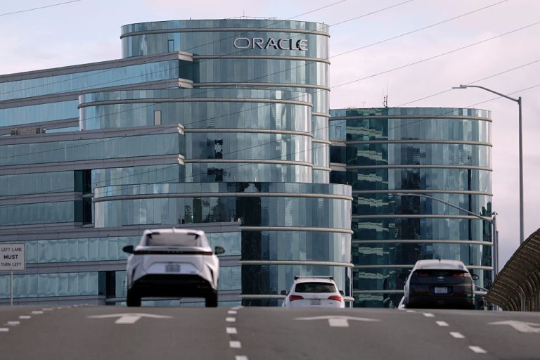 La nouvelle ère d’Oracle De la vente de logiciels à la fourniture ...